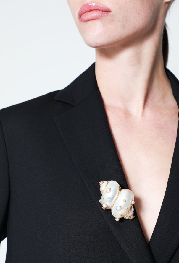 14k Yellow Gold MAZ Shell Brooch | Authentic & Vintage | ReSEE